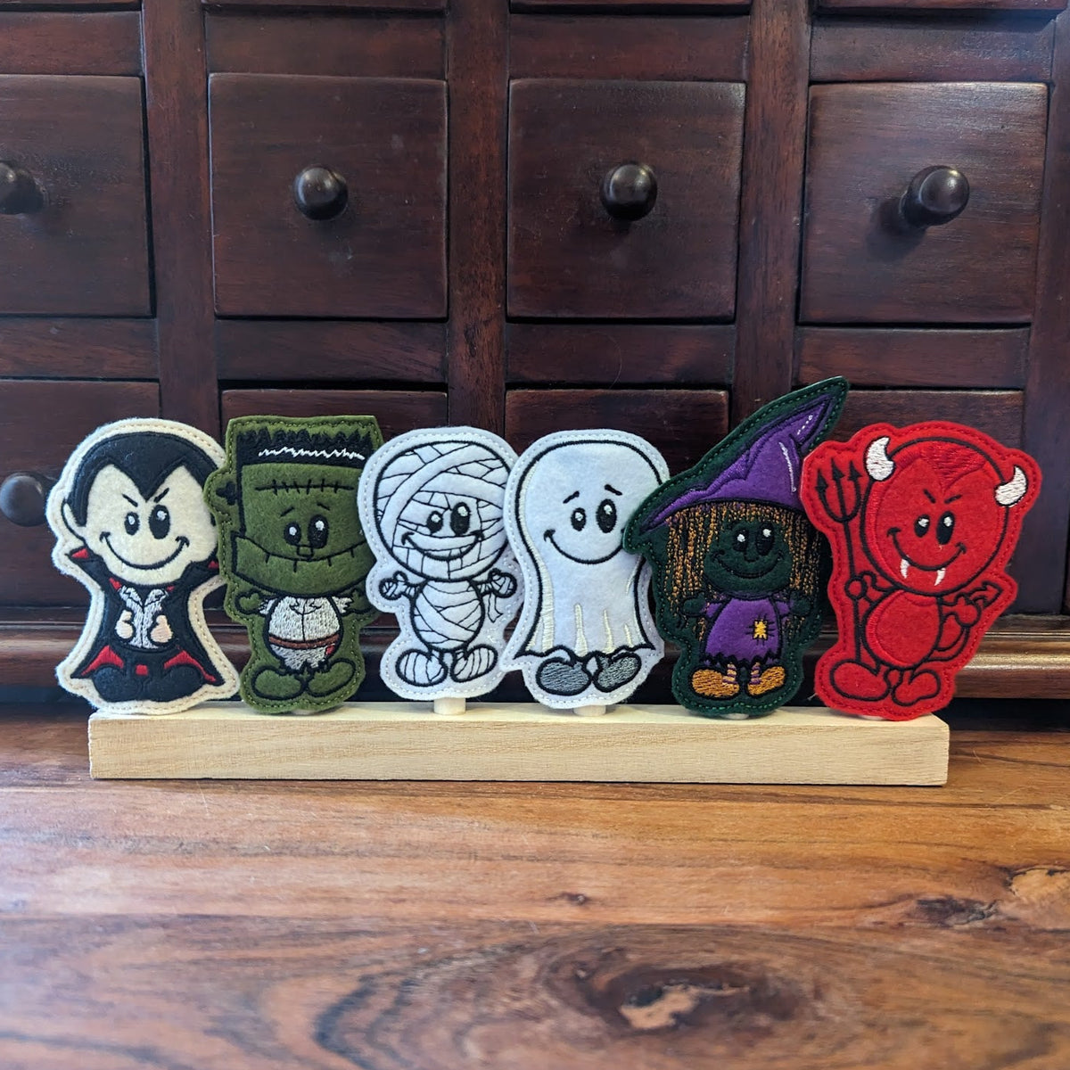 Handmade Dracula Halloween Finger Puppet – The Craft Rebellion